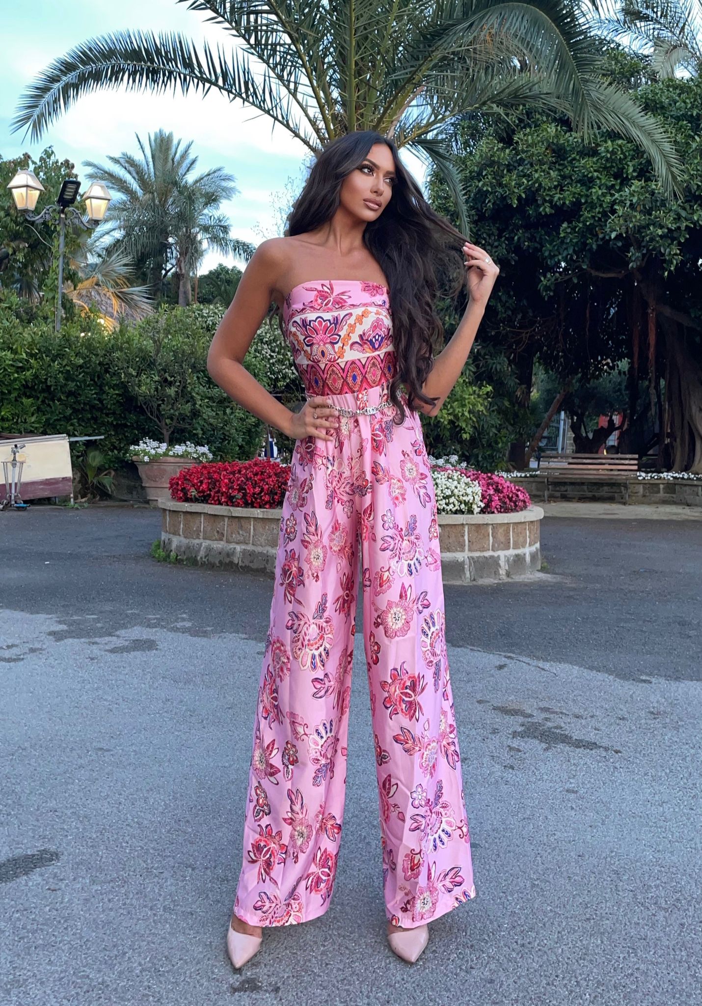 Tuta rosa a fascia a fantasia